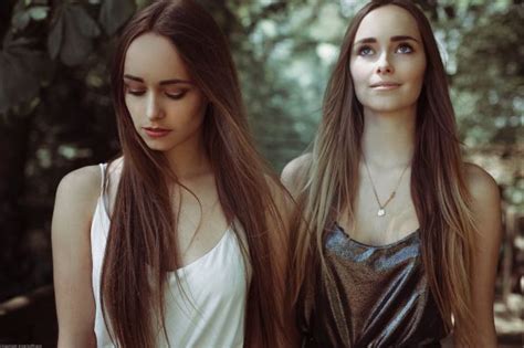 Wallpaper Model Portrait Looking At Viewer Brunette Twins Sisters Two Women Face
