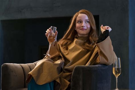 Inventing Anna Cast Every Performer And Character In The Series