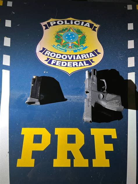 PRF prende três pessoas e apreende duas armas de fogo durante o fim de