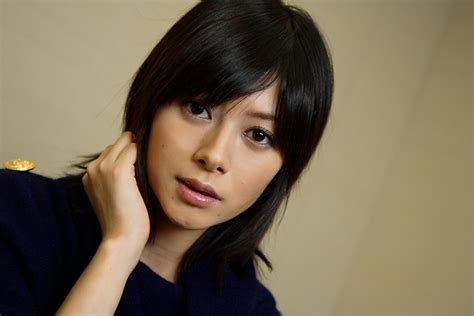 いい女過ぎる真木よう子人気漫画チェンソーマンマキマのコスプレに トピック先取りチャンネル