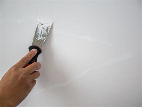 Cómo reparar el techo de escayola en 5 pasos Bien hecho