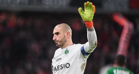 ASSE Ruffier sort du silence lex portier des Vert détruit Puel et s