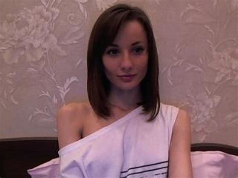 LovelyElla Brunette Webcam Model Babe Female Middle Eastern Small Tits
