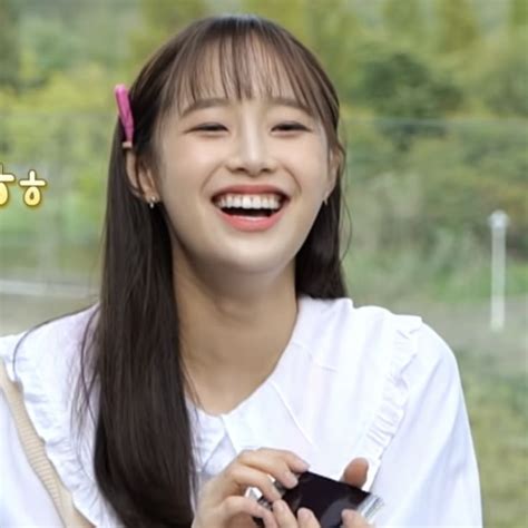 Pin on 이달의소녀 Chuu loona Olivia hye Kim