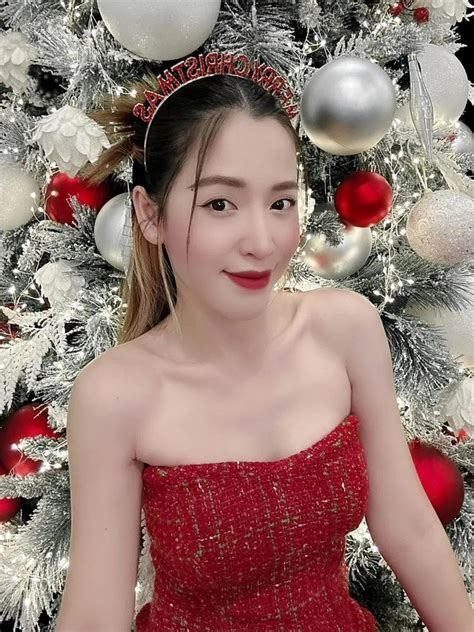Hậu 1001 hint hẹn hò một cặp đôi Vbiz tiếp tục bị soi đang sống