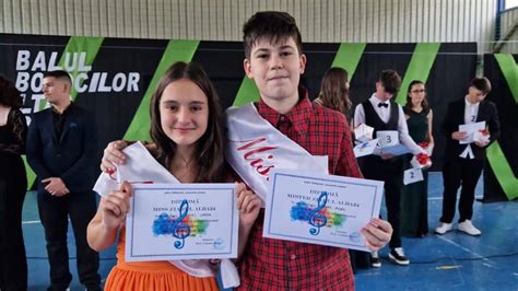 VIDEO Ilinca Faur și Andrei Lazăr MISS și MISTER boboc 2023 la Liceul