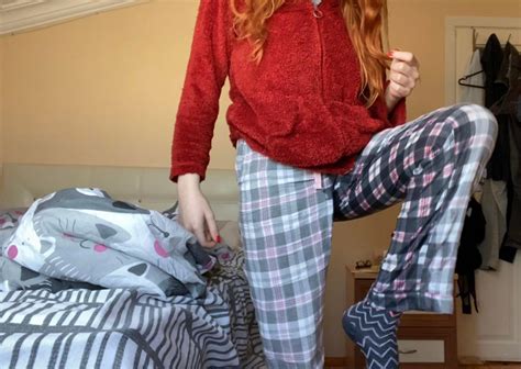 Feels So Good To Wake Up And Wetting Myself In Pjs 💦 Scrolller