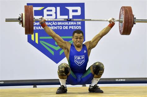 Campeonato Brasileiro de Levantamento de Pesos reúne principais nomes