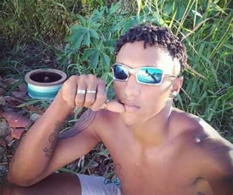 Jovem é assassinado quatro tiros em Ilhéus Ilhéus Informe
