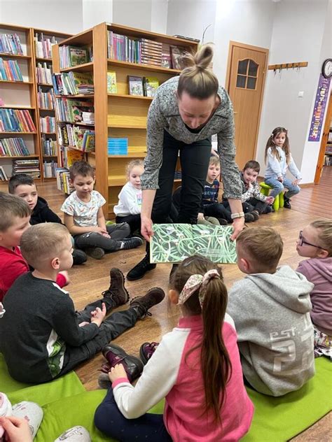 Z Wizyt W Bibliotece Przedszkole Miejskie Nr Im Jana Brzechwy