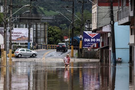 Enchentes Em Santa Catarina Entenda A Alta De Chuvas E Veja Fotos