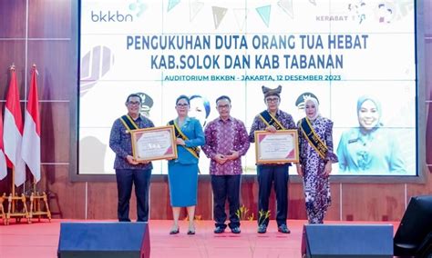 Bupati Dan Ketua TP PKK Kab Solok Dikukuhkan Jadi Duta Orang Tua Hebat