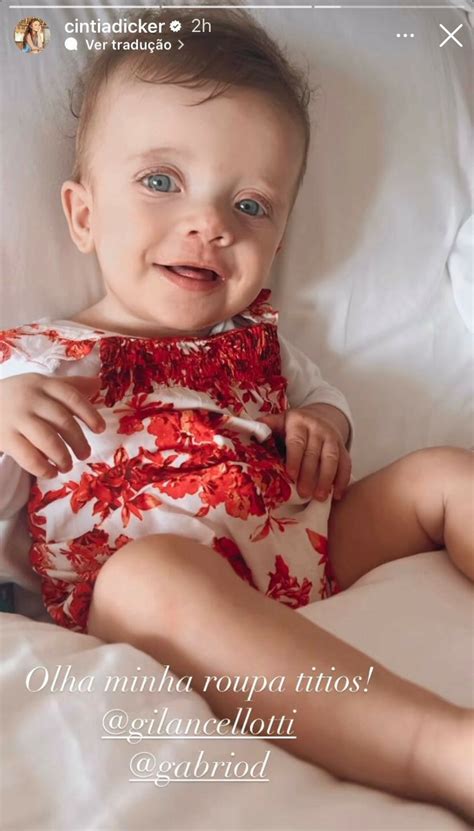 Cintia Dicker Encanta Registro Encantador Da Filha Princesinha