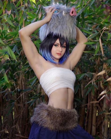 Fã de Demon Slayer fez um cosplay feminino adorável do Inosuke