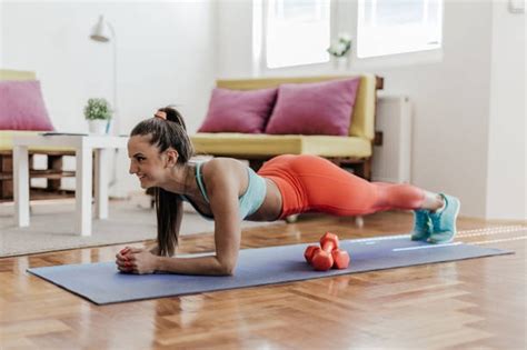 6 Benefícios de treinar em casa Fitness4all