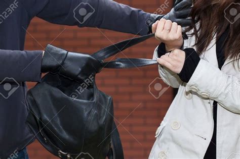 Significado de soñar que te roban la mochila Interpretación y análisis