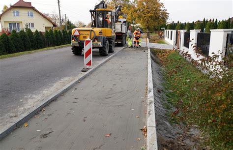 Trwają remonty na drogach w powiecie zgierskim ZDJĘCIA Express