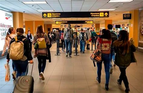 Conozca qué hacer si la aerolínea cancela o reprograme su vuelo