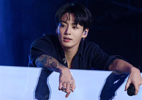 Bts Jungkook Looks Handsome In New Photos From A Military Ceremony