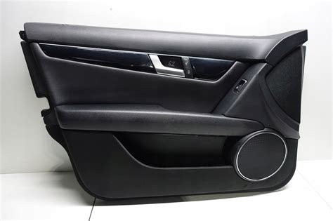 Mercedes W204 boczek drzwi lewy przód tapicerka LIFT za 225 zł z Lipsko