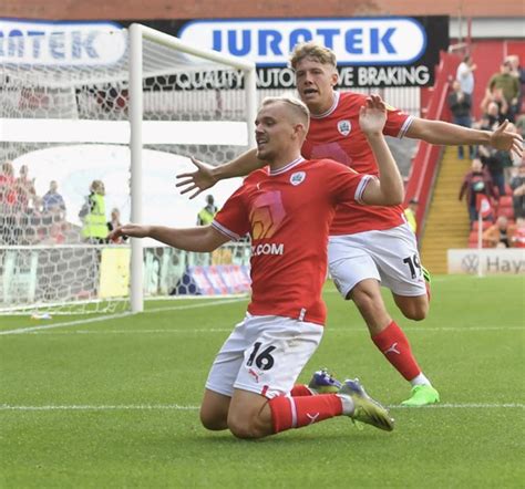 Club de Hilos de Fútbol on Twitter Datito al pasar Barnsley FC del