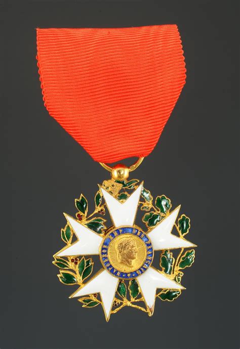 REPRODUCTION D UNE AIGLE D OR DE L ORDRE DE LA LÉGION D HONNEUR