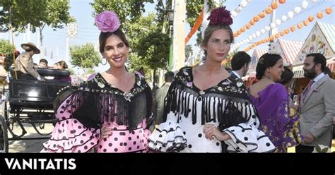 Lourdes Montes comparte unas fotos inéditas con su hermana Sibi