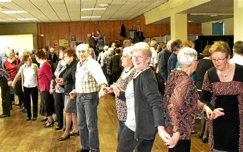 Syndicat d initiatives 120 danseurs au fest deiz Le Télégramme