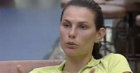 A Fazenda 13 Dayane Revela Que Namorou Jogador Italiano