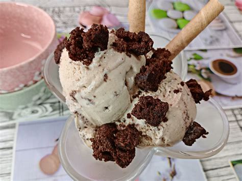 DELICIOSO HELADO DE VAINILLA CON BROWNIE NOS OS PODRÉIS RESISTIR A