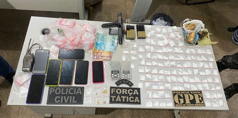 Quatro Pessoas S O Presas Em Flagrante Por Tr Fico De Drogas No