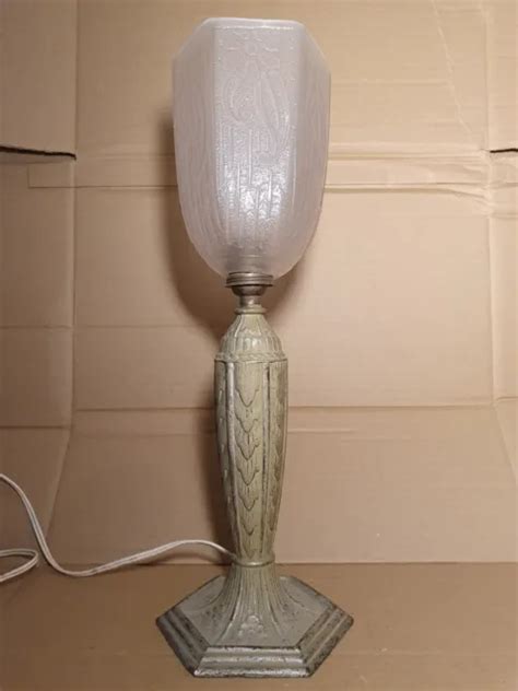 ANCIENNE LAMPE ART déco avec Abat jour tulipe en verre EUR 70 00