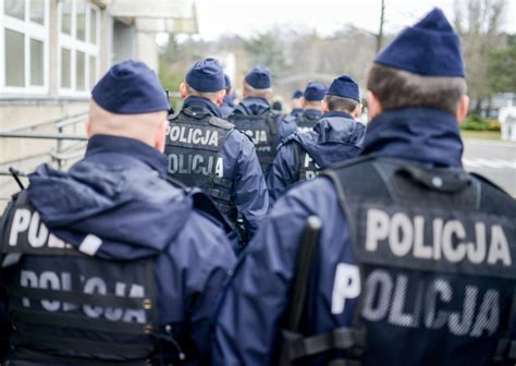 Ćwiczenia antyterrorystyczne policji i FBI w Warszawie Stosuj się do