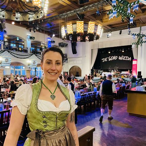 tz Wiesn Madl 2023 Kandidatin Lisa 26 aus München