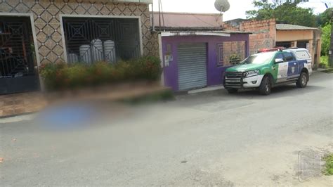 VÍDEO corpo de homem é encontrado marcas de tiros e facadas em