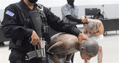 Así funciona la mega cárcel de pandilleros de El Salvador tiene