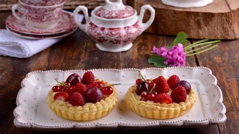 Tartaletas con crema pastelera y frutas rojas Dolores Valcárcel La