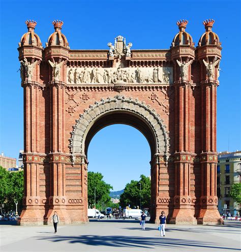 22 Places You Have To See When You Visit Barcelona Spain Hand