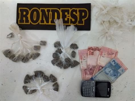 Rondesp Sudoeste captura individuo em posse de drogas Blog do Léo Santos