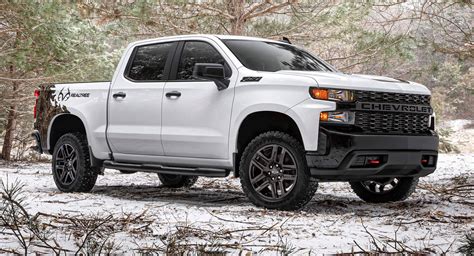 2021 Chevrolet Silverado Realtree Edition Thinks It Can Blend In With