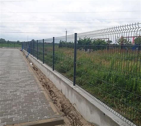Podmurówka betonowa pod ogrodzenie panelowe panele ogrodzeniowe
