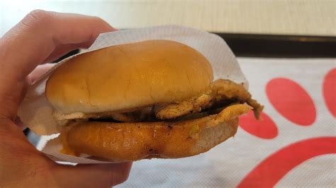 Review Chick Fil A Scores A Creative Win With New Honey Pepper Pimento