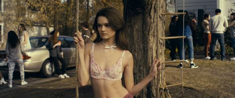 szieszta Egoizmus Szójegyzék nude ciara bravo feszültség Zavaros mi