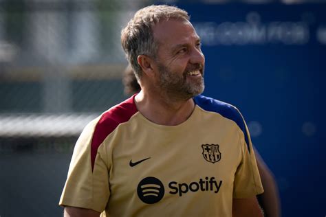 Hansi Flick jest z niego zadowolony Był na wylocie z FC Barcelony