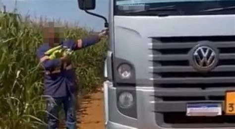 Caminhoneiro tenta furtar milho é humilhado e caso repercute vídeo
