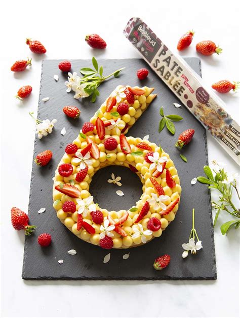 Number cake 6 ans aux fraises et framboises crème citron Recettes de