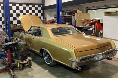 1965 Buick Riviera 1 Barn Finds