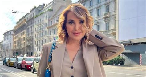Barbara D Urso Annuncia Il Ritorno In Tv Basta Cambiare Canale