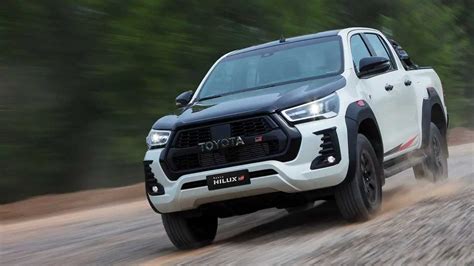 Lanzamiento Toyota Hilux GR Sport III
