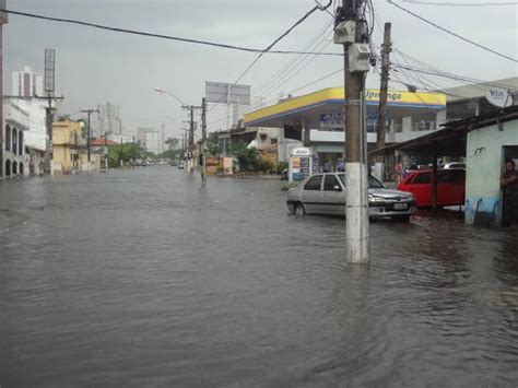 G1 Chuva causa alagamentos em várias ruas de Belém notícias em Pará